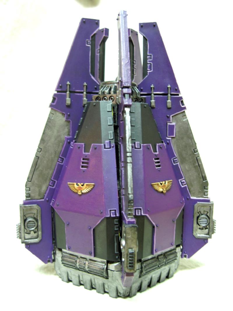 We already had a post about movies with a "Warhammer 40k feel" to it ...