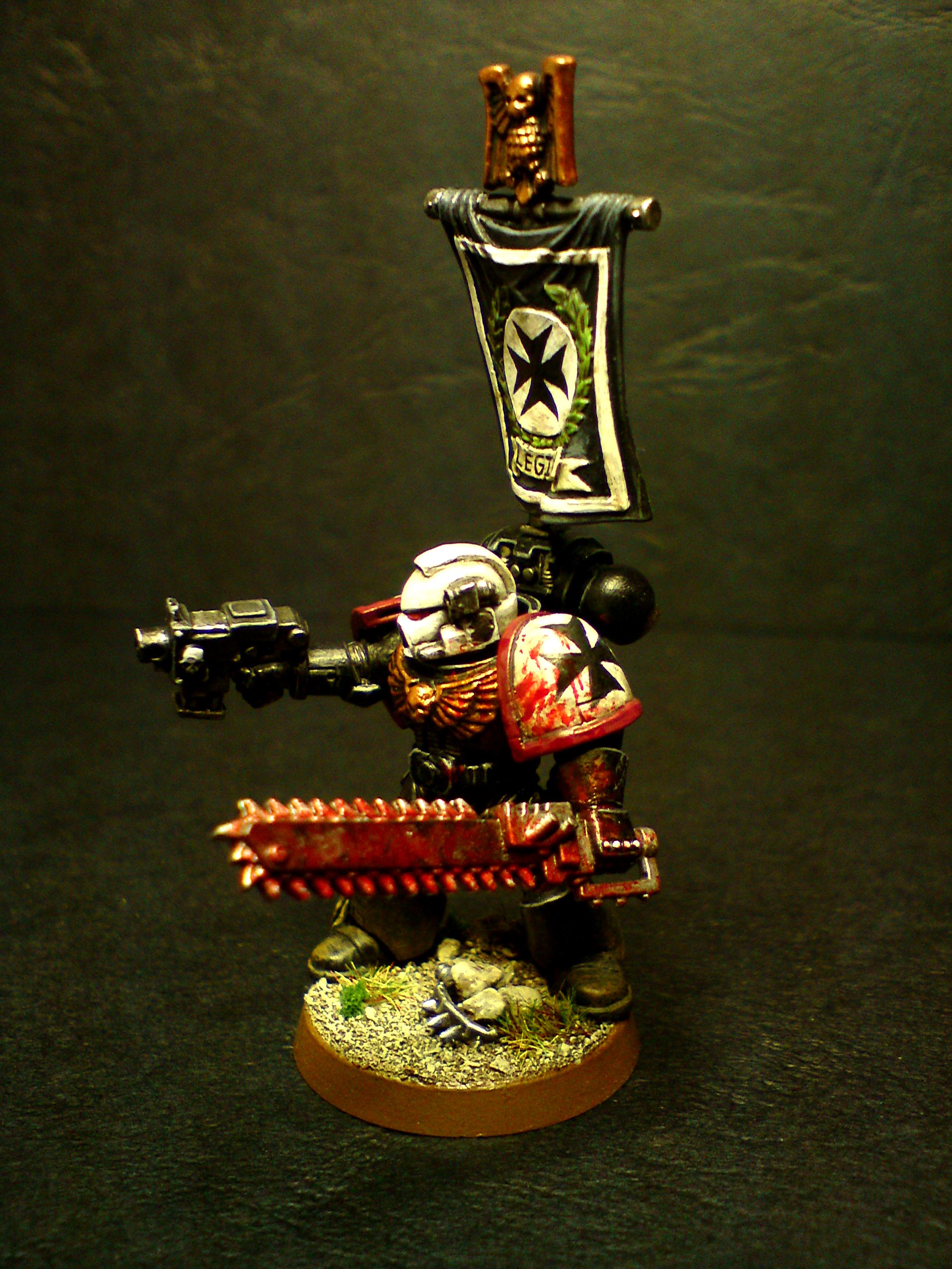 Black Templars Sergeant (left side) - Black Templars Sergeant (left ...