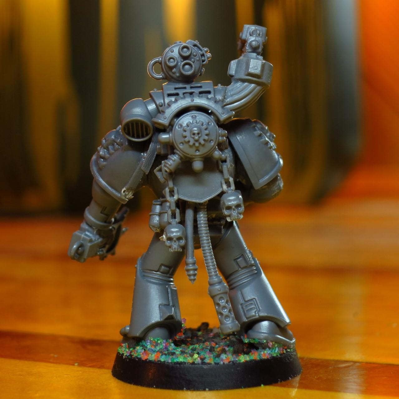 Deathwatch Blackshields, Skitarii Techmarine Bits, Techmarine ...