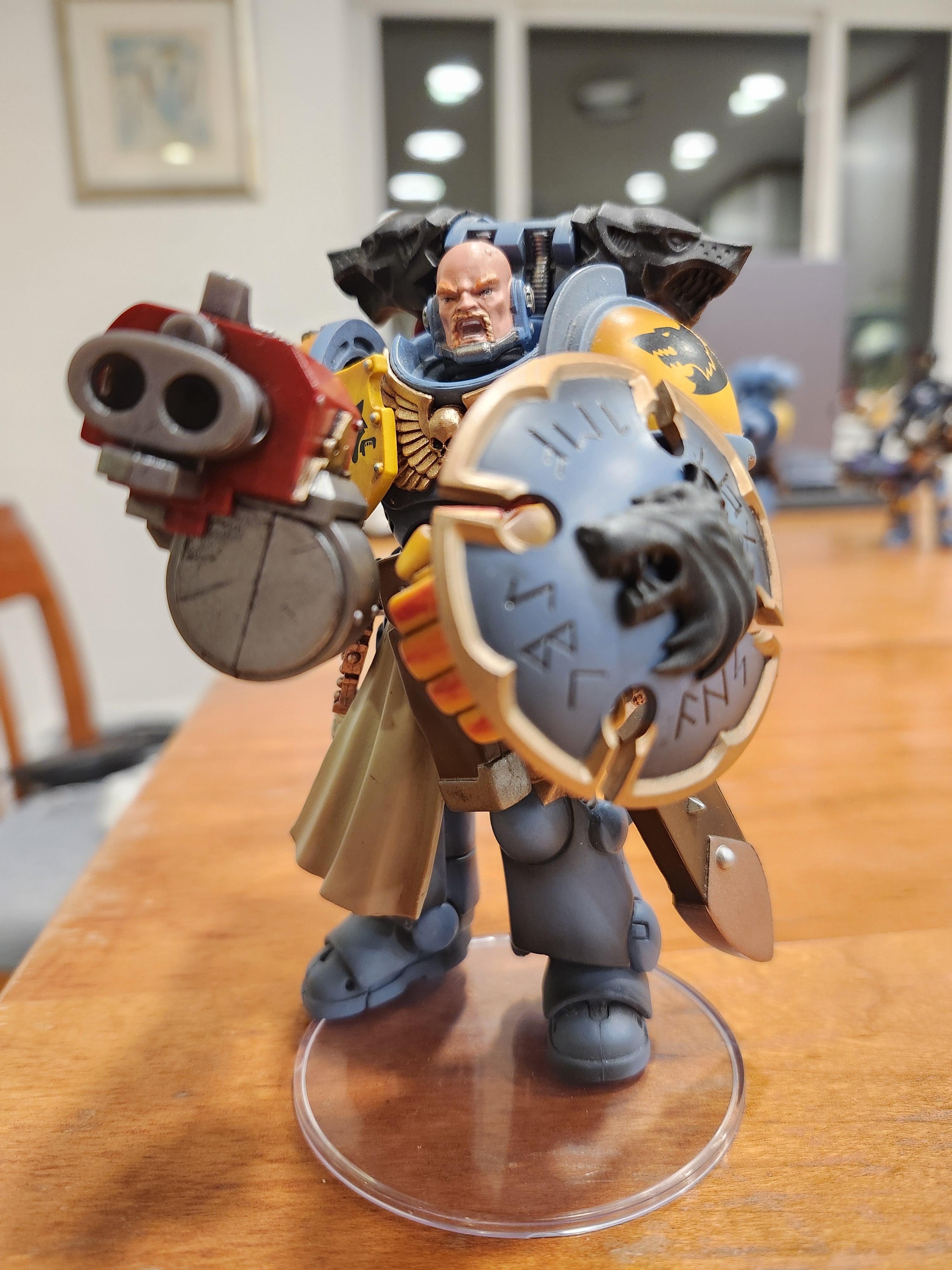 Space Marines, Space Wolves tactical squad leader - Space Wolves ...
